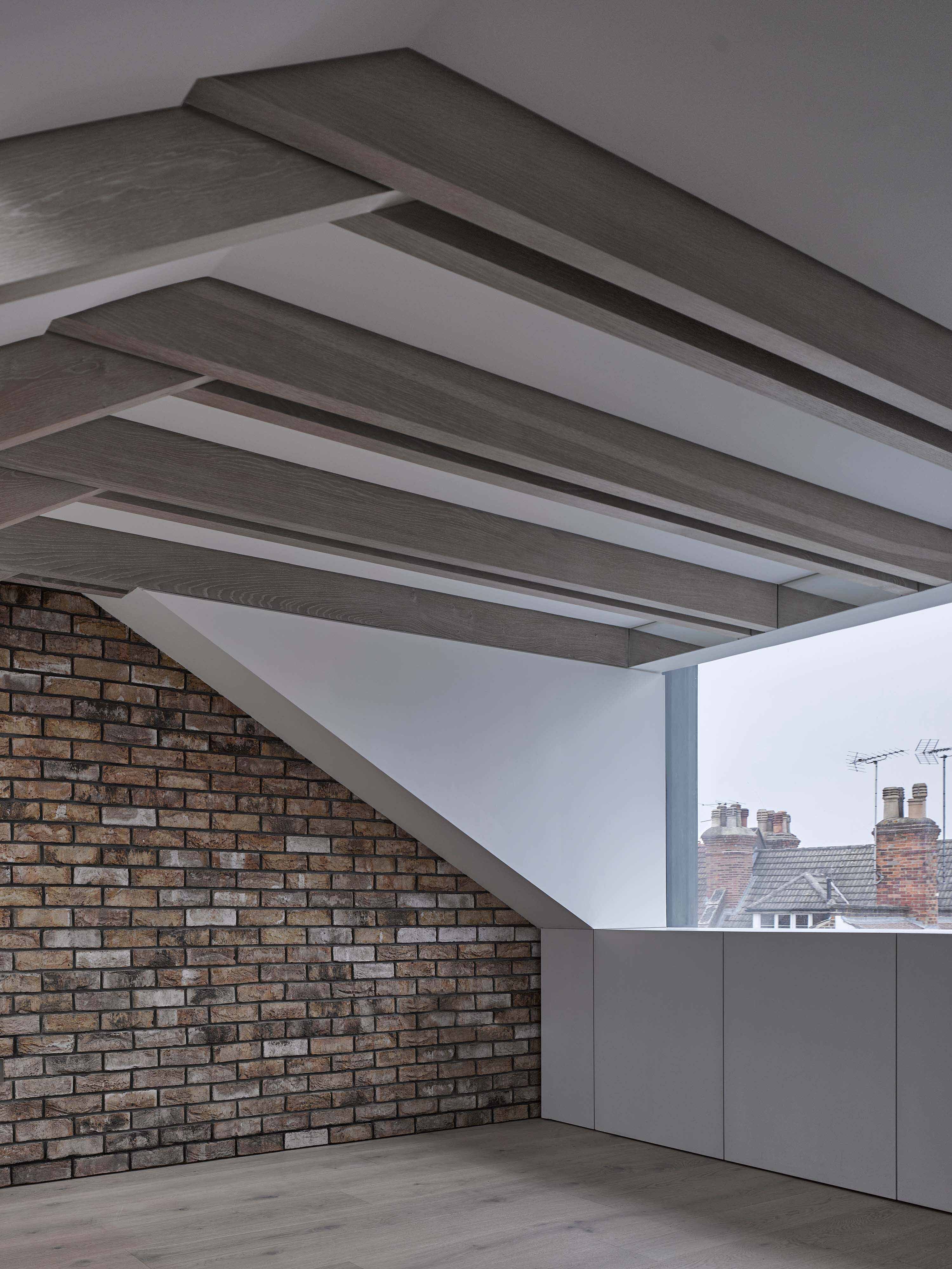 ConForm Architects – Reveal in Roof